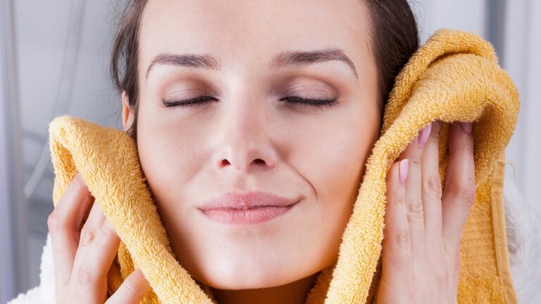 Scabs on Face Meaning, Symptoms, Causes and Getting Rid of Them Fast ...