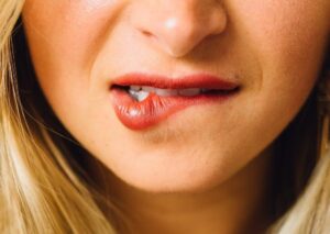 How to Get Rid a Swollen Lip, Heal, Treat and Reduce Lip Swelling ...