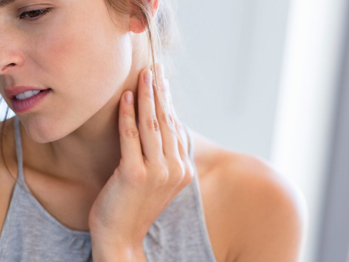 Swollen Cheeks from Tooth, Glands and Jaw, Eyes, Gum and How to Reduce ...