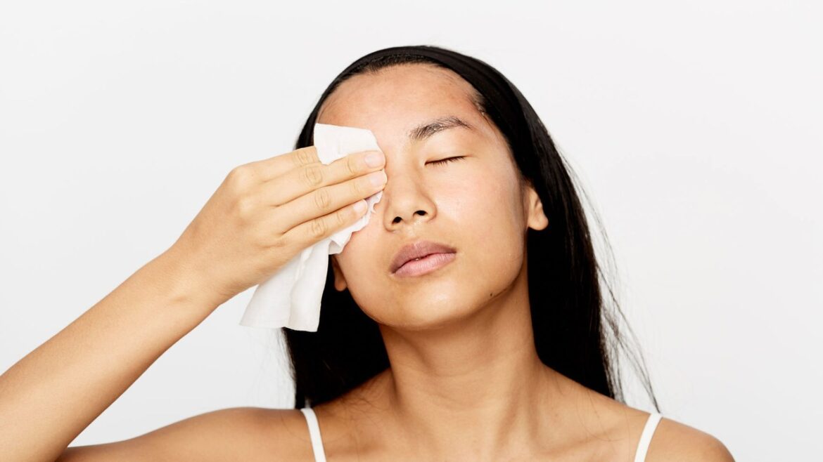 Oily Eyelids Symptoms, Causes, Treatment and Remedies - American Celiac
