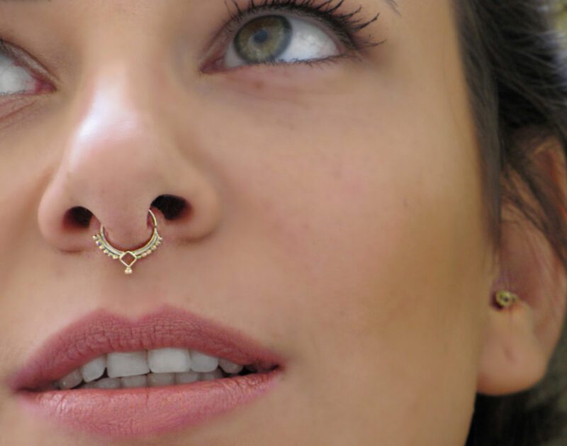 Infected Septum Piercing Symptoms, Pictures, Bump Care and Treatments ...