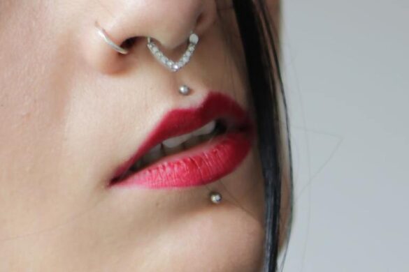 Red Swollen Infected Cartilage Piercing with Bump: Causes, Aftercare ...