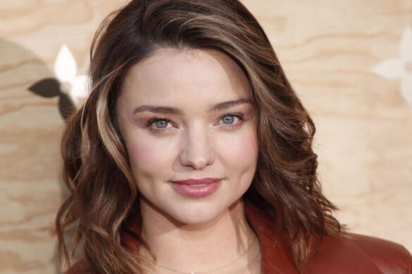 Chin Dimples Meaning, Personality, Female, Guys, Baby with Chin Dimples ...