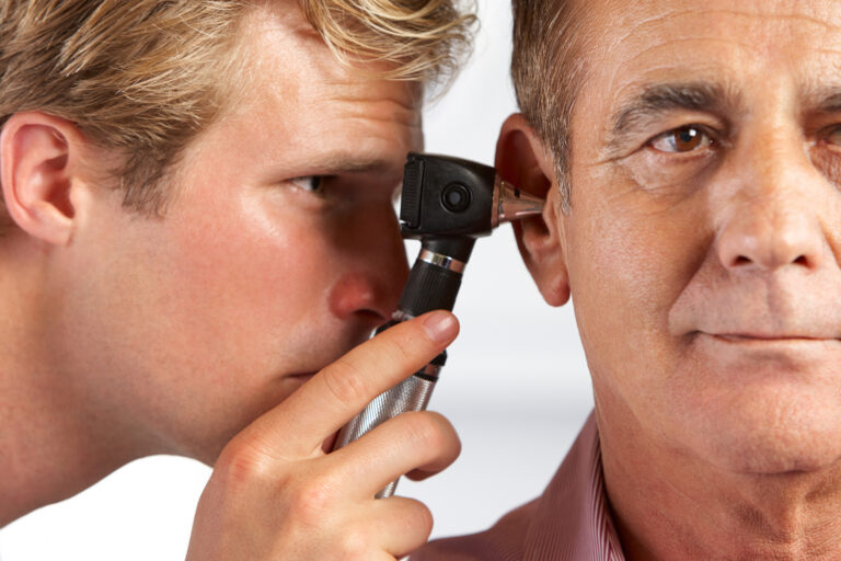Swollen Ear Lobe Causes, Piercing, Abscess, Infection & Treatment ...