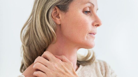 Rash on Neck Meaning, Causes, Itchy, Red, Bumpy Rash, Diagnosis and ...
